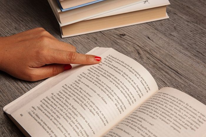 35 Contoh Tembung Keratabasa dalam Bahasa Jawa - Adjar