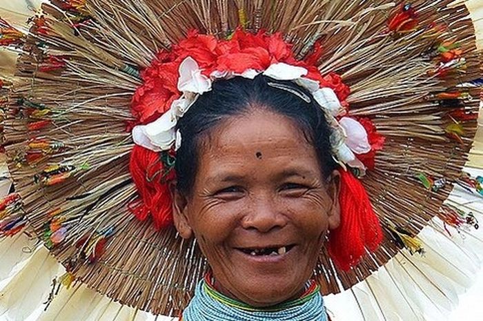 5 Keunikan Suku Mentawai, Suku Tertua di Indonesia yang Menjaga Alam - Bobo 5 Keunikan Suku Mentawai, Suku Tertua di Indonesia yang Menjaga Alam - Bobo
