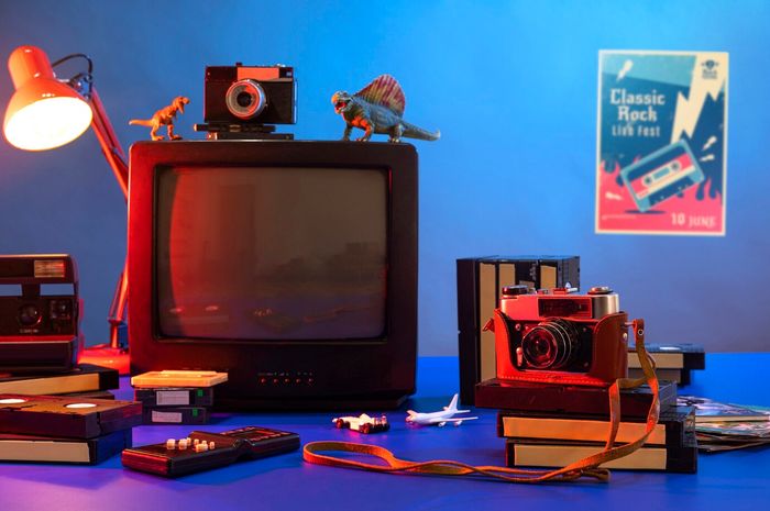 Apa Perbedaan Media Lama dan Media Baru? Simak Penjelasannya - Kids