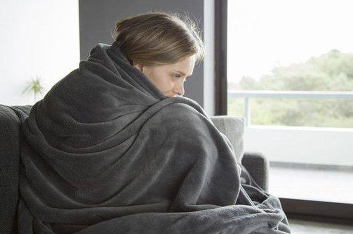 6 Cara Mengatasi Menggigil Kedinginan pada Orang Dewasa dan Kapan Harus ...