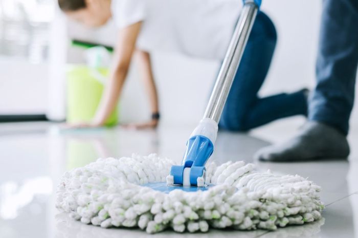 Cara Mengepel Lantai dengan Sabun Cuci Piring, Lantai Lebih Bersih dan ...