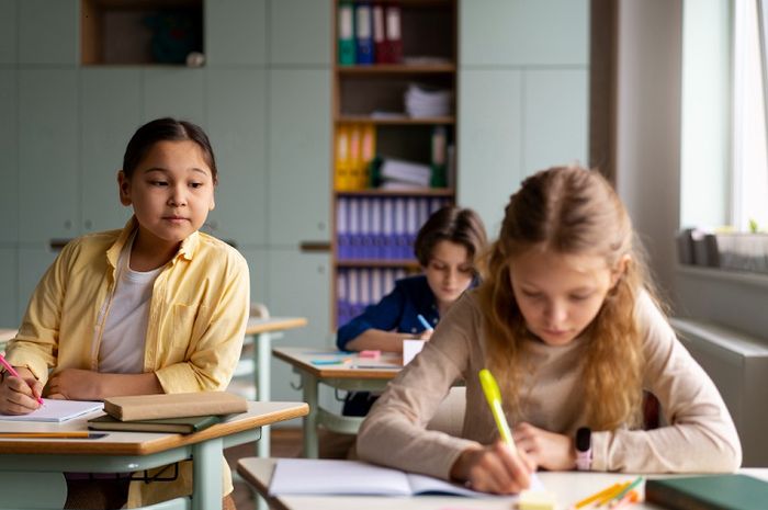Contoh Perilaku Bertentangan Hukum di Lingkungan Keluarga dan Sekolah ...