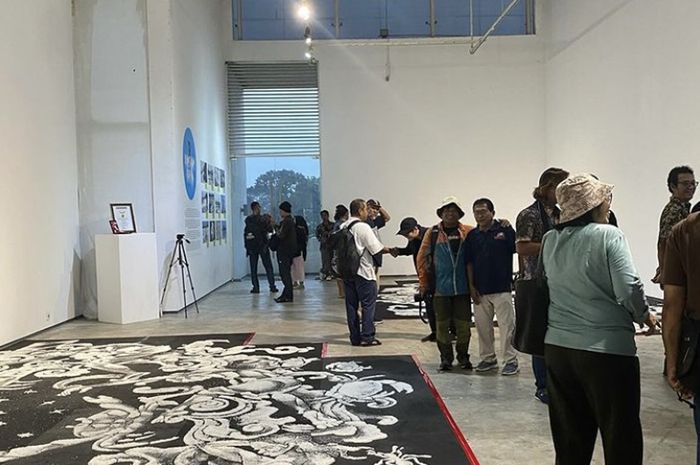 Pameran Lukisan Garam Sebuah Upaya Mengangkat Kearifan Di Tambak - Intisari