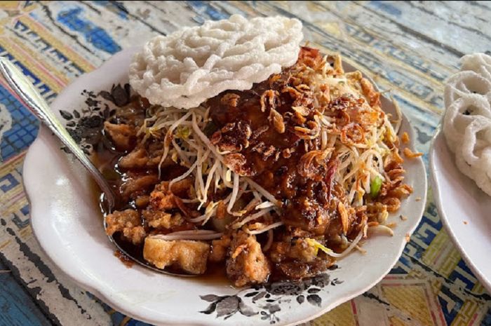 Sering Dijadikan Tempat Nostalgia, Enaknya Menyantap Lontong Balap ...