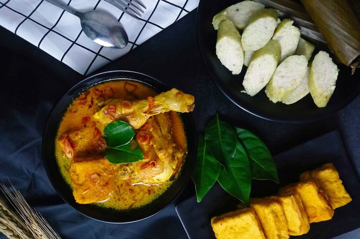 7 Menu Hidangan yang Cocok Jadi Pendamping saat Menikmati Ketupat di ...