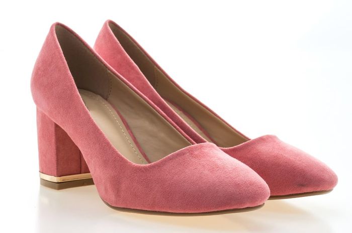 Warna Heels yang Cocok untuk Semua Outfit Lebaran, Gak Perlu Gonta ...