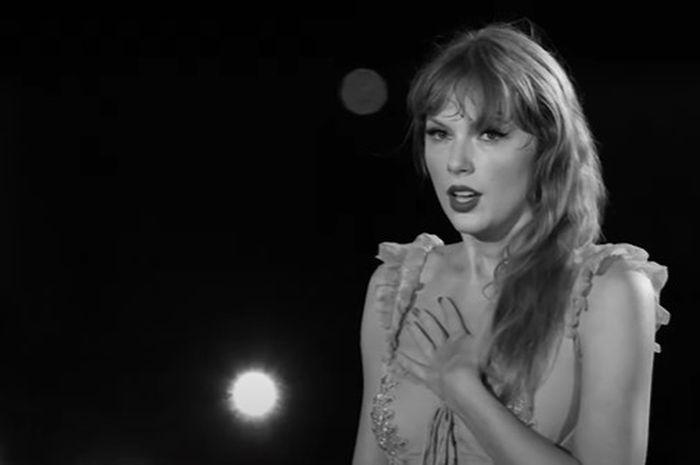 Lirik Lagu Baru Taylor Swift, Who’s Afraid of Little Old Me? Jadi ...