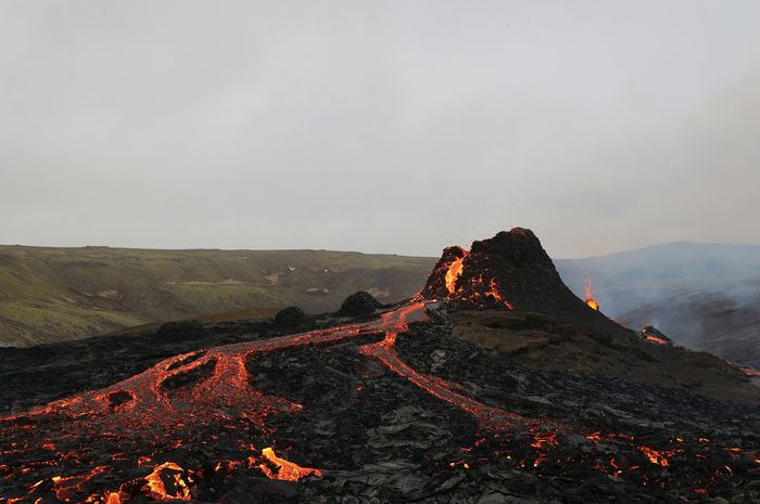Gunung Ruang Meletus, Ini Dampak Positif dan Negatif dari Terjadinya ...