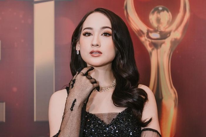 Laura Moane Cuek Digosipkan Putus dari Al Ghazali, Sang Artis Pamer ...