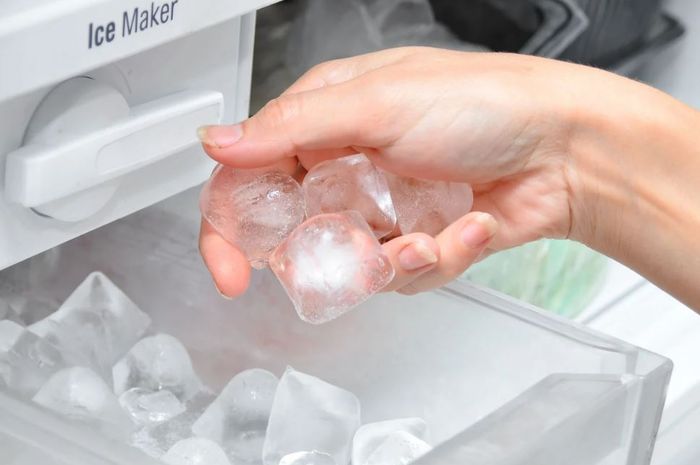 Tips Membuat Es Batu yang Bening dan Gak Gampang Cair, Rugi Baru Tahu ...