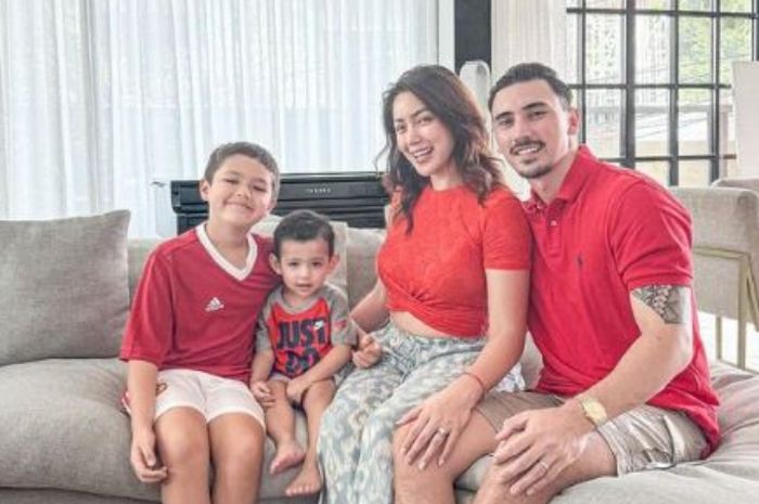 Hamil Anak Ketiga, Jessica Iskandar Ungkap Alasan Pisah Ranjang dengan ... Hamil Anak Ketiga, Jessica Iskandar Ungkap Alasan Pisah Ranjang dengan ...