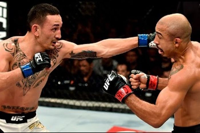 SEJARAH HARI INI - Jagoan Paling Sangar UFC Satukan 2 Sabuk Juara ...