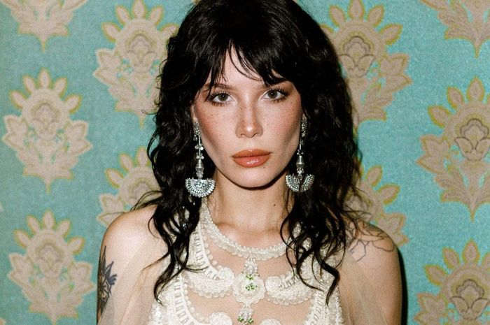 Rilis Lagu Baru, Halsey Umumkan Idap Penyakit Lupus dan Leukemia