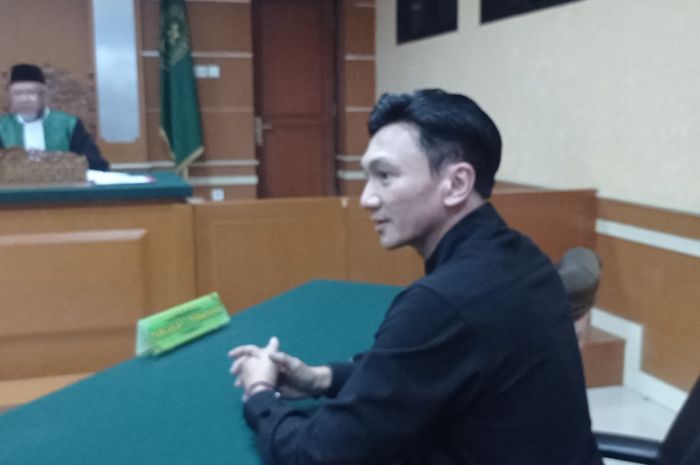 Jalani Sidang Cerai Perdana dengan Wina Natalia, Anji Manji Ngaku Deg-degan