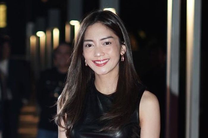 Ririn Dwi Ariyanti Pamer Body Ramping Kenakan Dress Hitam Ketat, Gaya ...