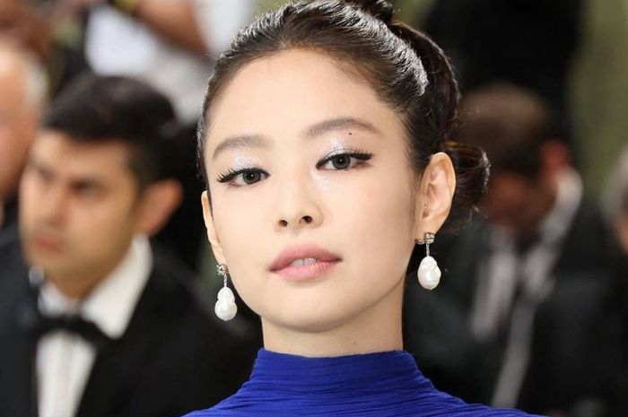 Jennie Blackpink Debut Jadi Model Runway Brand Jacquemus, Intip Detail ...