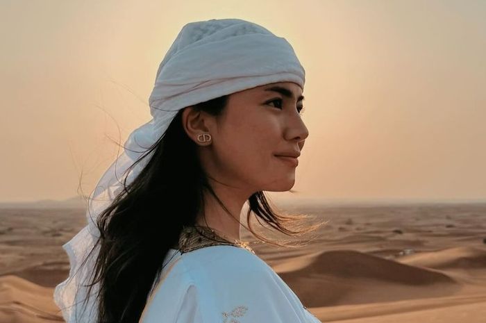 Selonjoran di Tengah Panasnya Gurun Pasir Dubai, Felicya Angelista ...