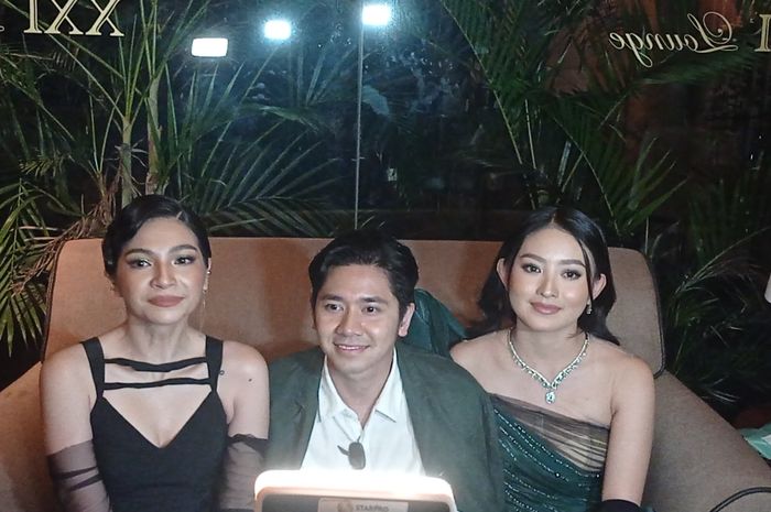 Adegan Mesra sebagai Suami Istri, Natasha Wilona Persilakan Emir Mahira untuk Peluk hingga ...