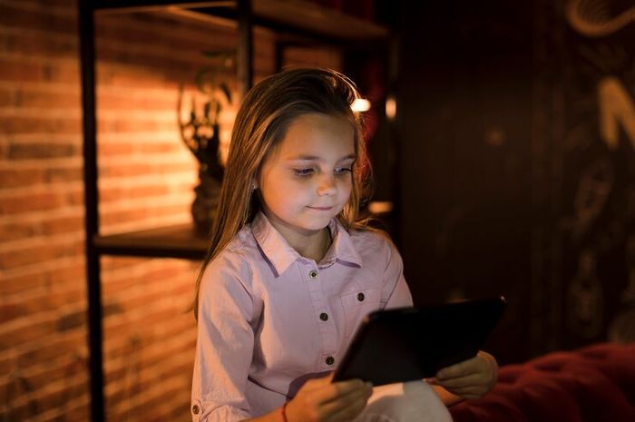 Apa Sajakah Efek Buruk Screen Time Berlebihan Pada Anak-Anak? - Kids