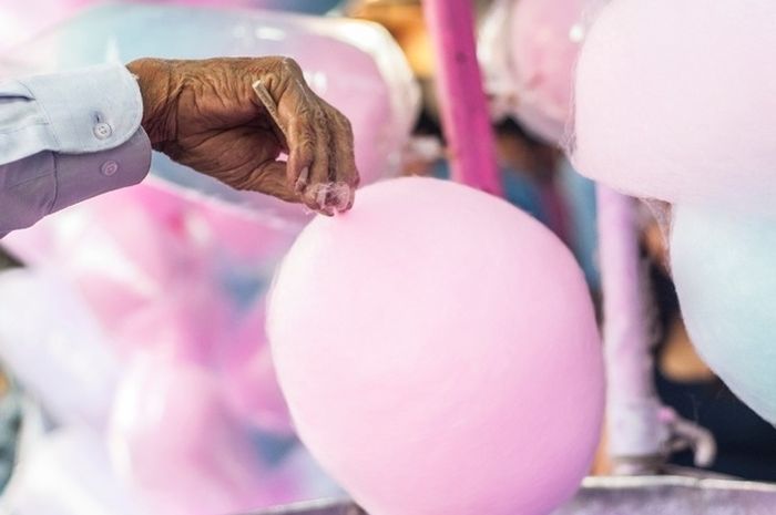Punya Rasa Lembut dan Manis, Ini 5 Fakta Unik tentang Permen Kapas - Bobo