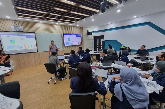 Zoho & ITS Latih Dosen, Mahasiswa, UMKM Manfaatkan Teknologi LCNC ...