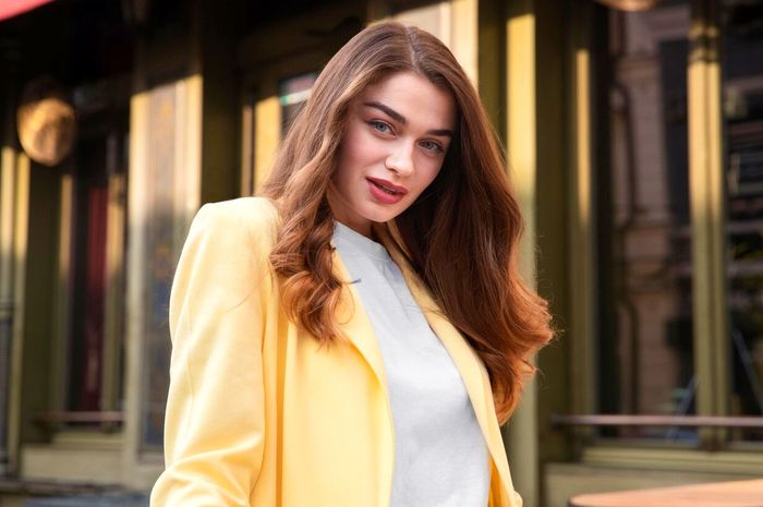 Tips Dapat Warna Rambut Golden Brown Tanpa Bleaching, Coba Cara Ini ...