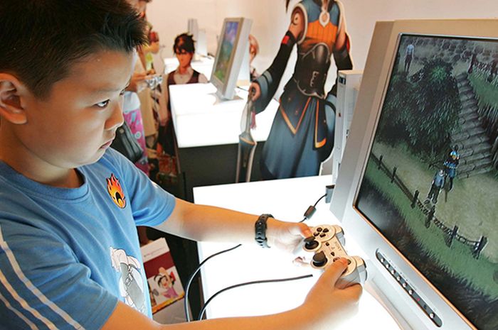 Mengapa Kita Bisa Kecanduan Bermain Game Online? - Bobo