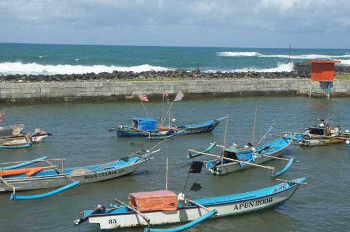 Pantai Pamayang dan Wisata Kulinernya - Bobo