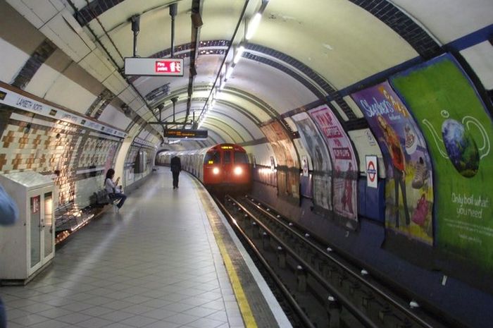 Kereta Api Bawah Tanah - Bobo