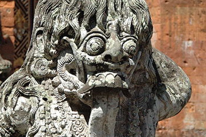 Mitos Makhluk Pengisap Darah dan Misteri Kepala Terbang - Bobo