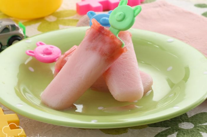 Yuk, Membuat Es Yoghurt Stroberi! - Bobo
