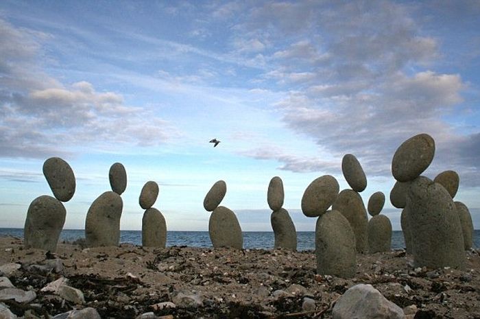 Seni Menyeimbangkan Batu - Bobo