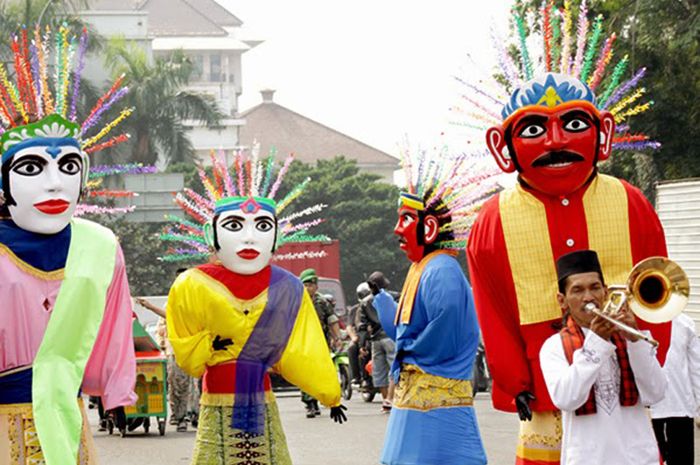 Ondel-Ondel dalam Kesenian Betawi - Bobo Ondel-Ondel dalam Kesenian Betawi - Bobo