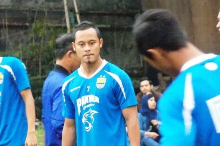 Ini Curhat Atep Soal Sering di Cadangkan Emral Abus di Persib Bandung ...