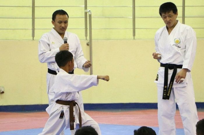 2 Pelatih Karate DAN VII Jepang Penuhi Undangan Inkanas - Bolasport.com