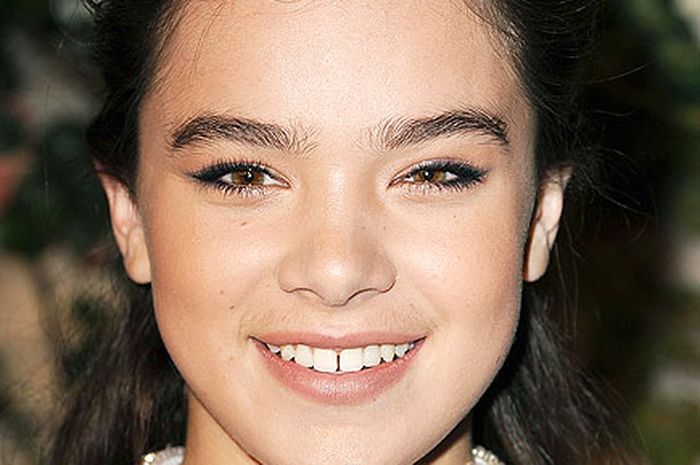 Aturan Main Membuat Alis Tebal Alami - CewekBanget