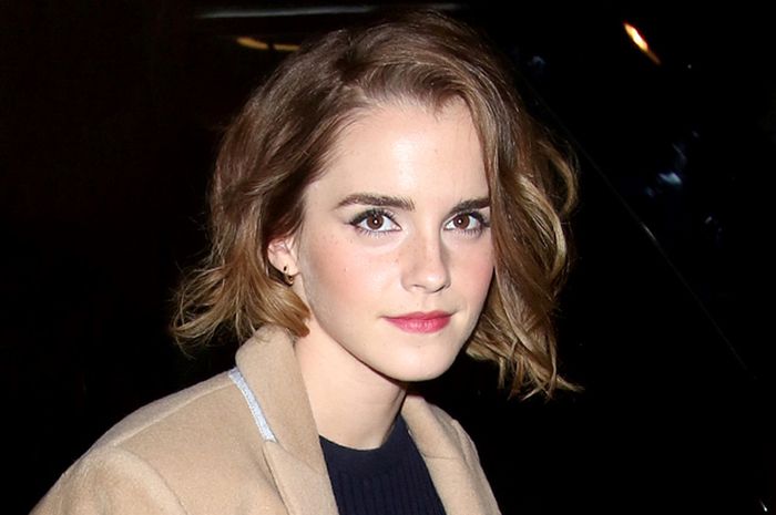 Ini Foto-foto Emma Watson di backstage Harry Potter And The Curse Child ...