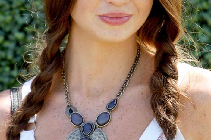 10 Inspirasi Model Rambut Kepang yang Bisa Kita Lakukan Hanya dalam 10 ...