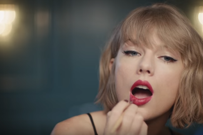 3 Lipstick Merah Paling Populer Sepanjang Masa - CewekBanget