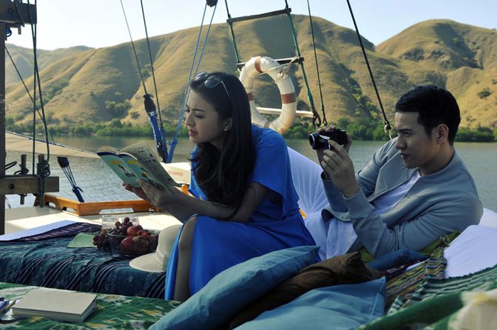 Baik Cowok dan Cewek Itu Harus Peka Sama Pacar, Jangan Hanya Minta Dimengerti Saja - CewekBanget