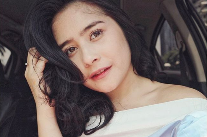 Tiru 4 Tips Makeup Simpel dan Natural ala Prilly Latuconsina - CewekBanget