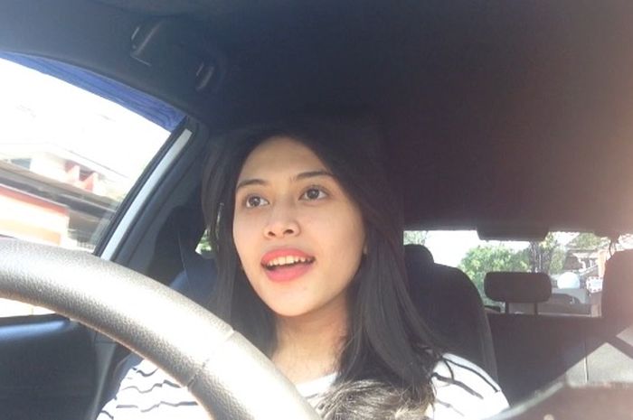 Redaksi Cewekbanget.id Sehari Menjadi Sopir Taksi Online Uber - CewekBanget