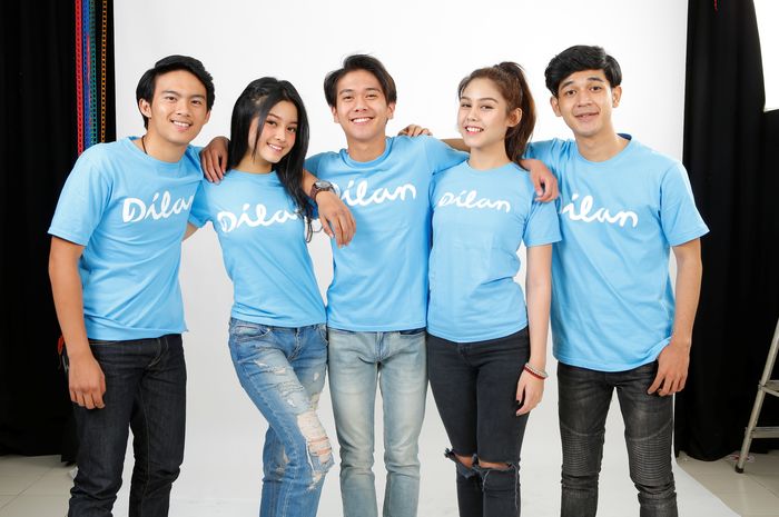 Ini Pengakuan 5 Pemain Film Dilan 1990 Mengenai Seberapa Mirip Mereka ...