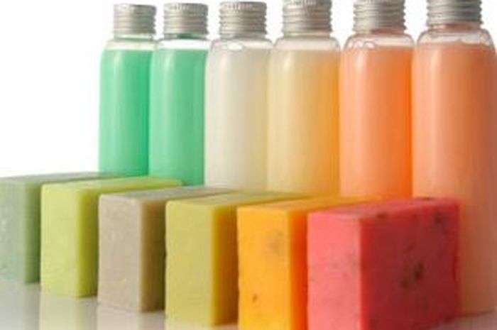 Mana yang Lebih Baik, Sabun Cair atau Batang? Intip yuk Penjelasannya