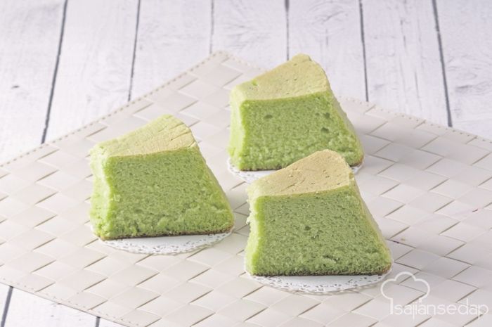 Resep - Bolu Pandan, Camilan Ringan Yang Bikin Ketagihan