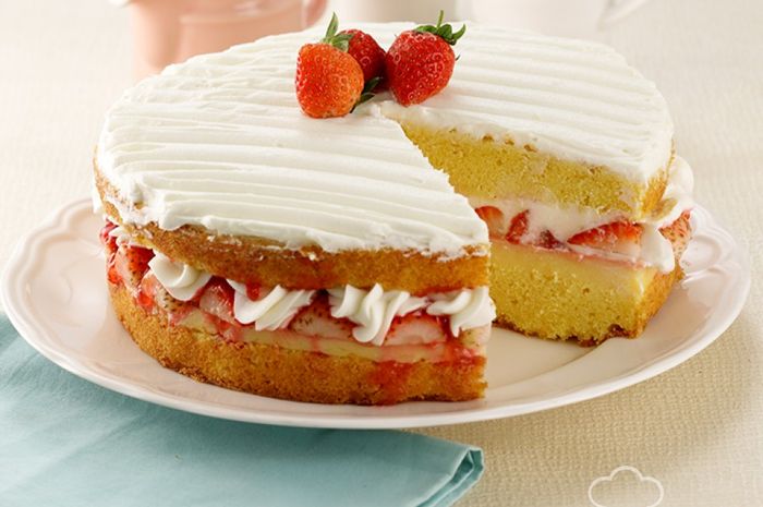Custard Cake Stroberi, Camilan Sore yang Bikin Kamu Ketagihan