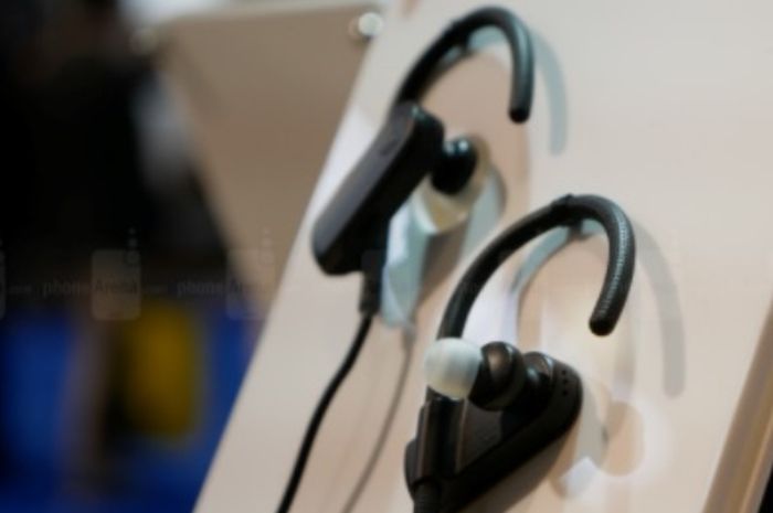 Suka Olahraga Sambil Dengerin Musik? Headset Ini Wajib Kamu Miliki nih