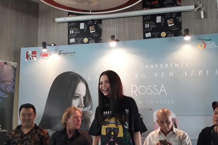 Ini Alasan Rossa Tak Mengijinkan Sang Putra Memiliki Media Sosial