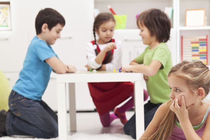 Inilah 4 Tanda yang Menunjukkan Jika Si Kecil Adalah Seorang Introvert