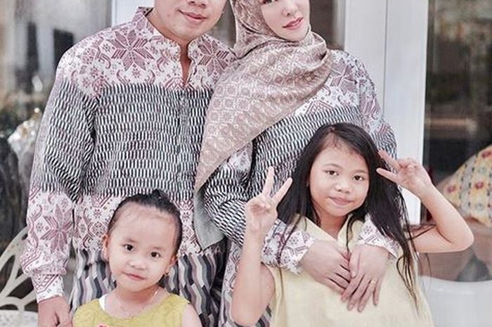VIDEO - Begini Cara Vicky Prasetyo dan Angel Lelga Bagi Tugas ...